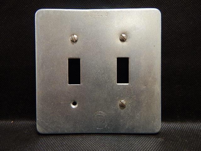 O-Z Gedney FS-2-SCS 2 Gang Switch Cover Steel – Mac's Electric Supply
